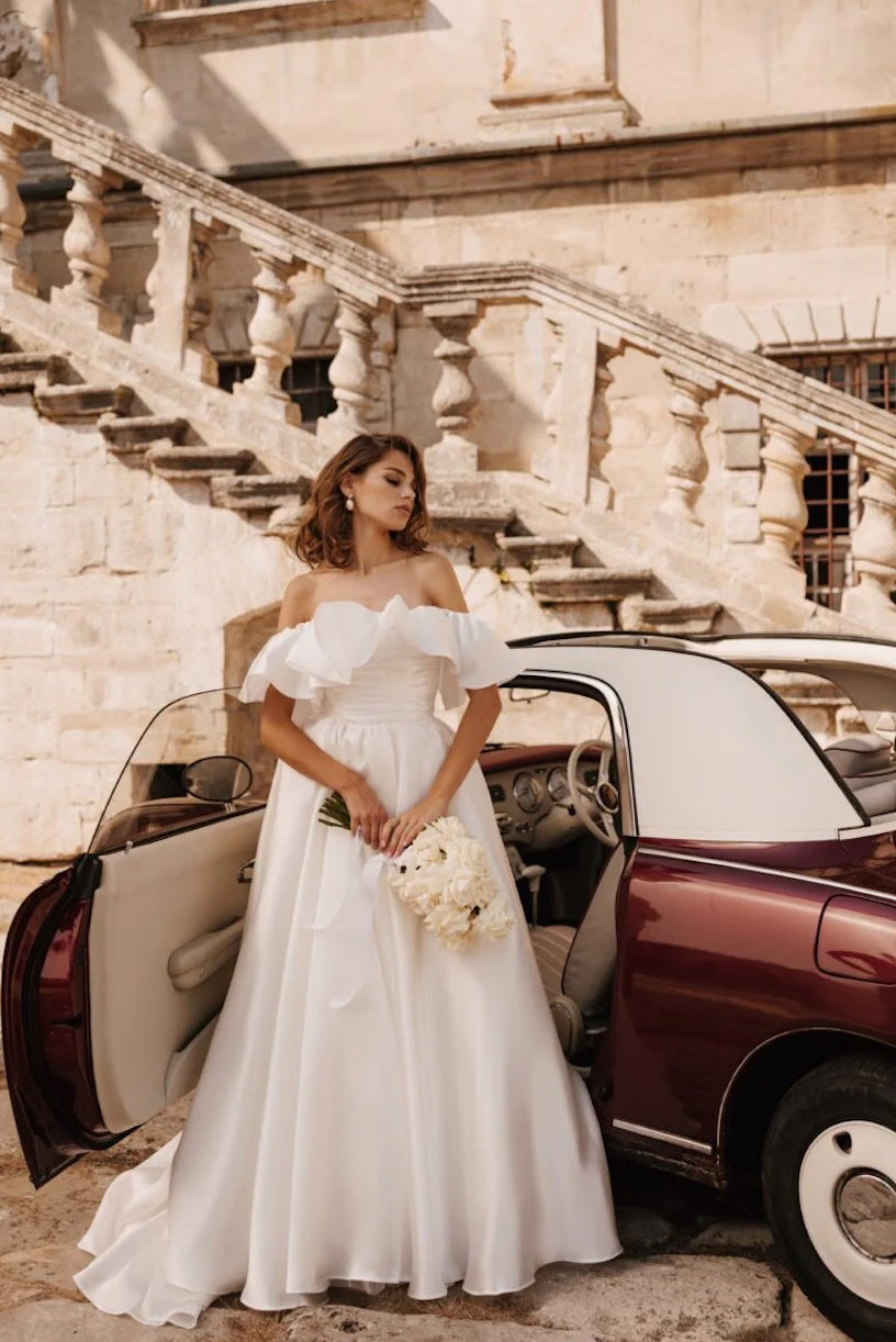 Luxury wedding dresses for castles | Castle wedding dresses | Grand we ...